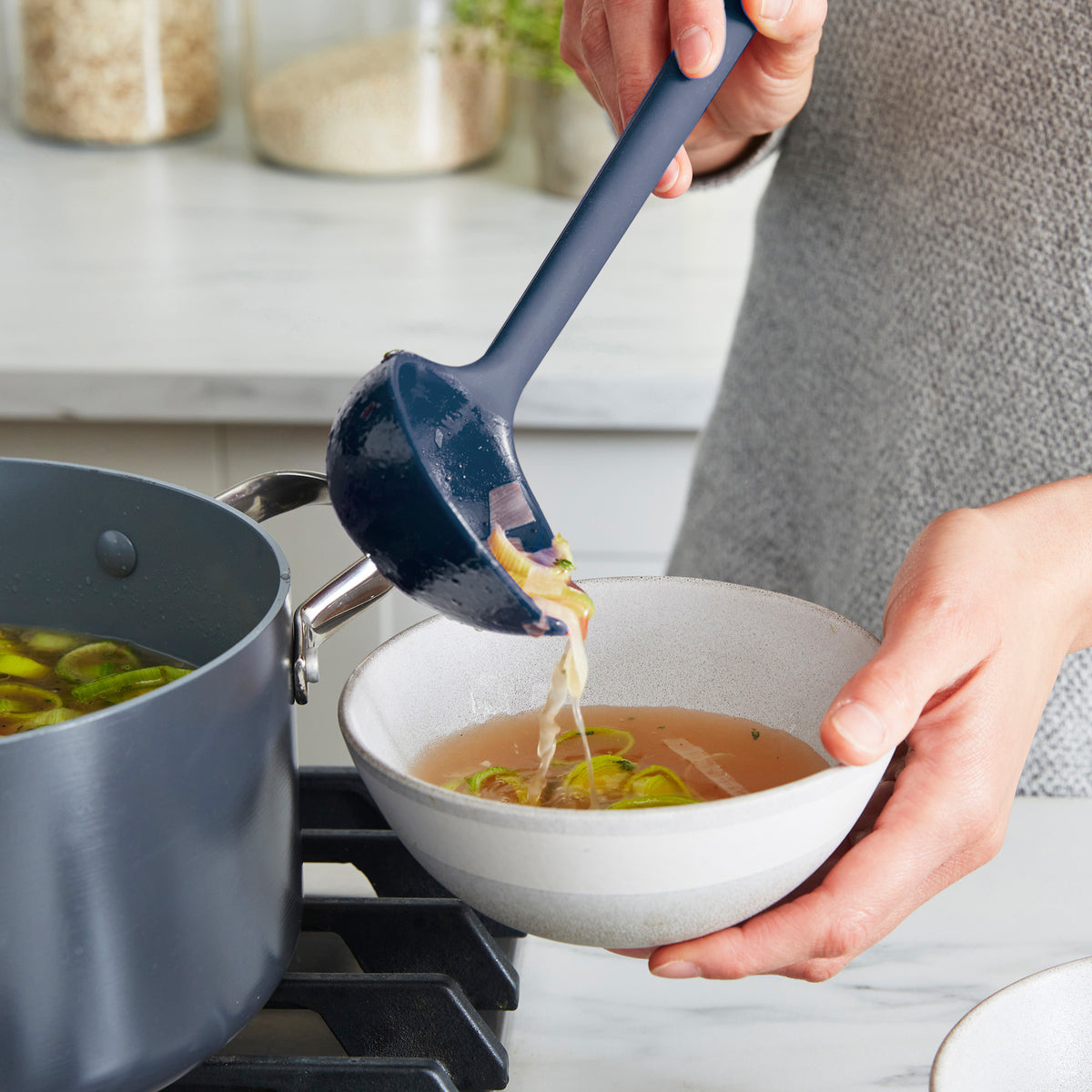 Platinum Silicone Tools 7-Piece Utensil Set | Gray | The Cookware ...