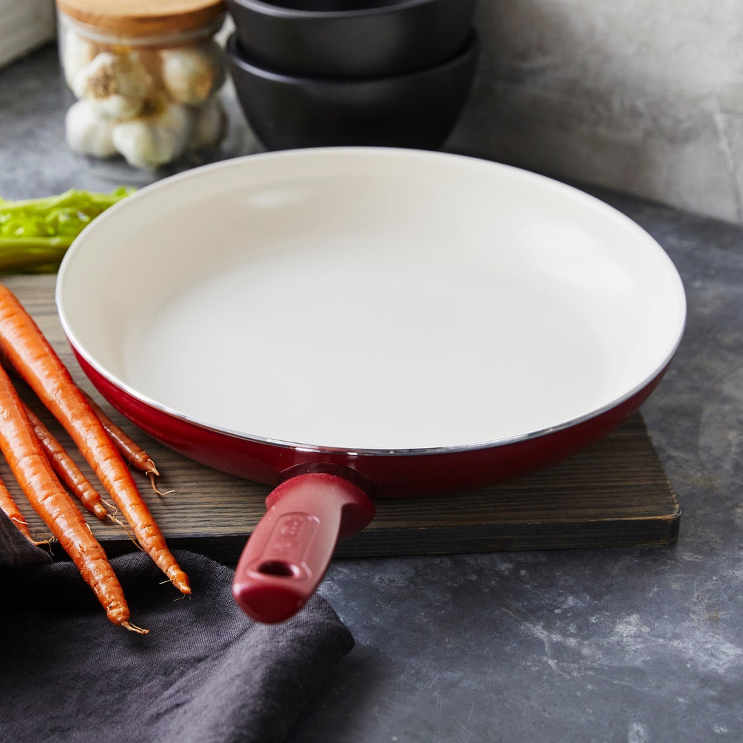 Red Cookware Collection | © GreenPan | GreenPan